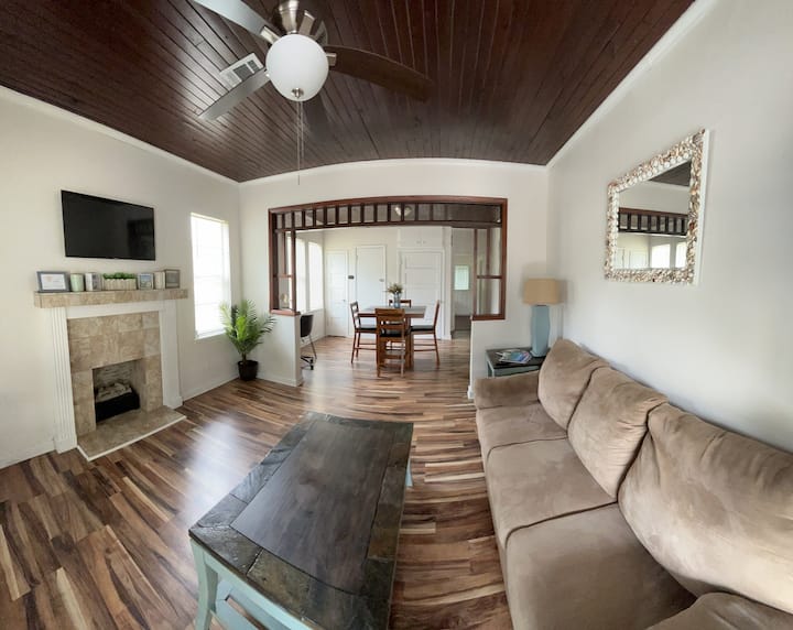 Gulf Coast Getaway -Downtown Vicinity - Pensacola, FL