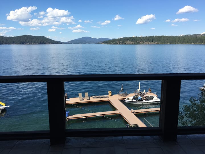 Lakefront Cabin On Lake Coeur D Alene! - Lake Coeur d'Alene, ID