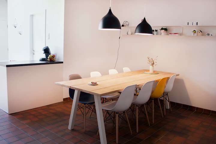 Spacious Town House With 2 Bathrooms And Garden - Bruges