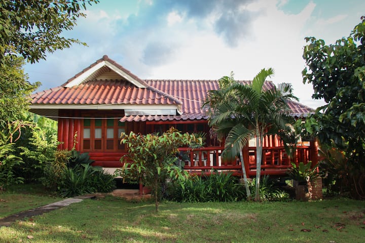 Family Room - 2 Bedrooms, 2 Bathrooms - Mae Hong Son