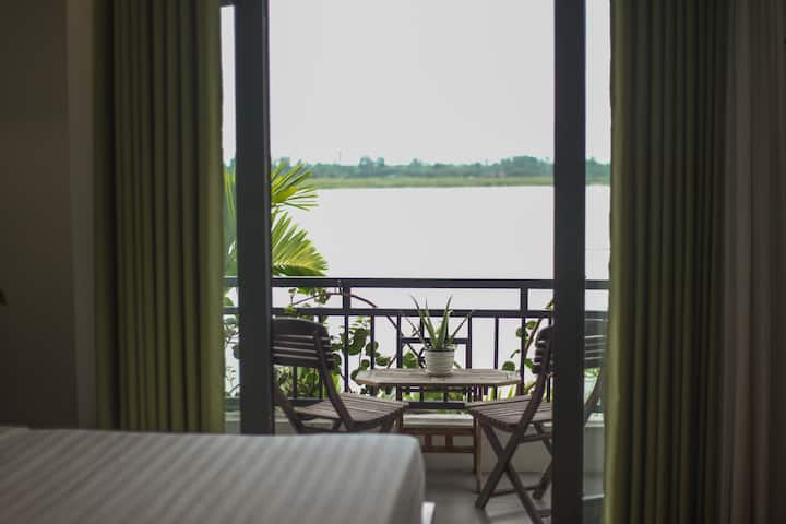 Balcony Spacious Room With Stunning River Views - Hội An