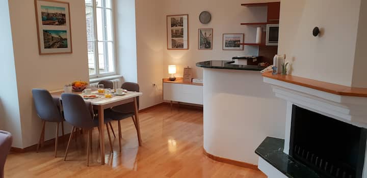 Shiny Apartment In City Centre Above Local Market. - Rijeka