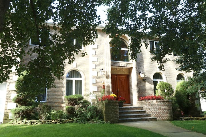Beautiful 4br/4ba Home, Staten Island, Ny City. - Staten Island, NY