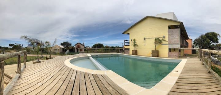 De Tiempos Y Océanos Naranja  I ( Planta Alta ). - Aguas Dulces
