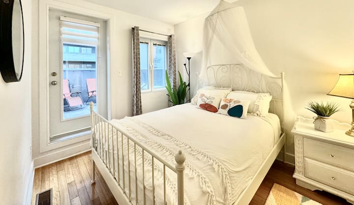 Oriental And Bohemian House - 4 Br - With Parking - Montreal