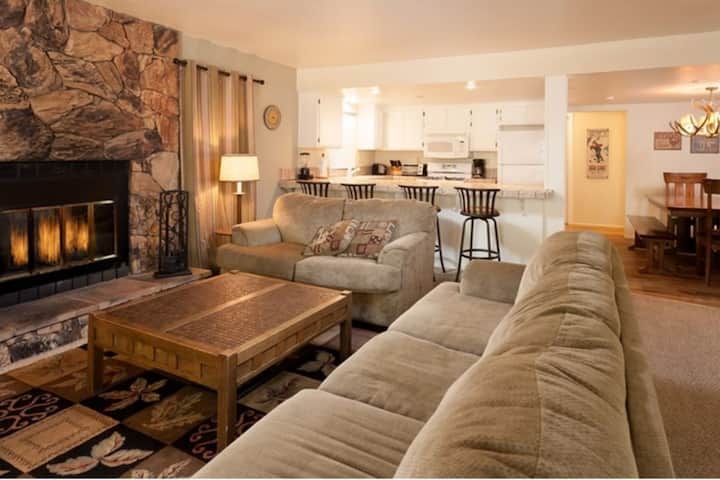 Big Bear Lair At Snow Summit Base! - Big Bear Lake, CA