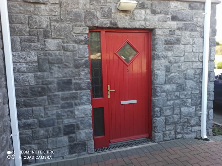 Westfield-salthill Stay And  Connemara Exploring - Galway