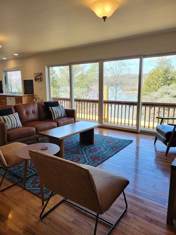 Lake House On Deep Water W/dock - Watts Bar Lake, TN