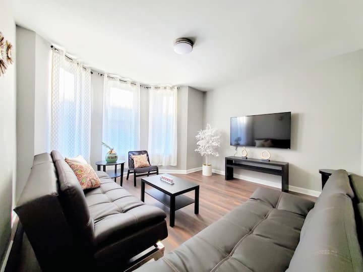 4 #1s - 4 Bedroom With Parking - Mccormick Place - Sheridan Park - Chicago