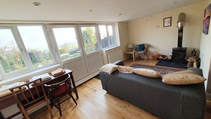 Pendragon House 2 - Glastonbury
