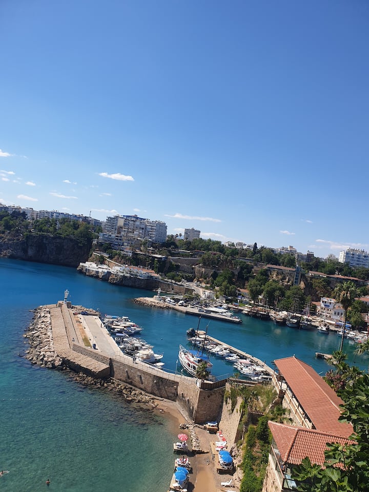 Kaleicinde Bahçeli Denize Yakın Mustakil Ev - Antalya