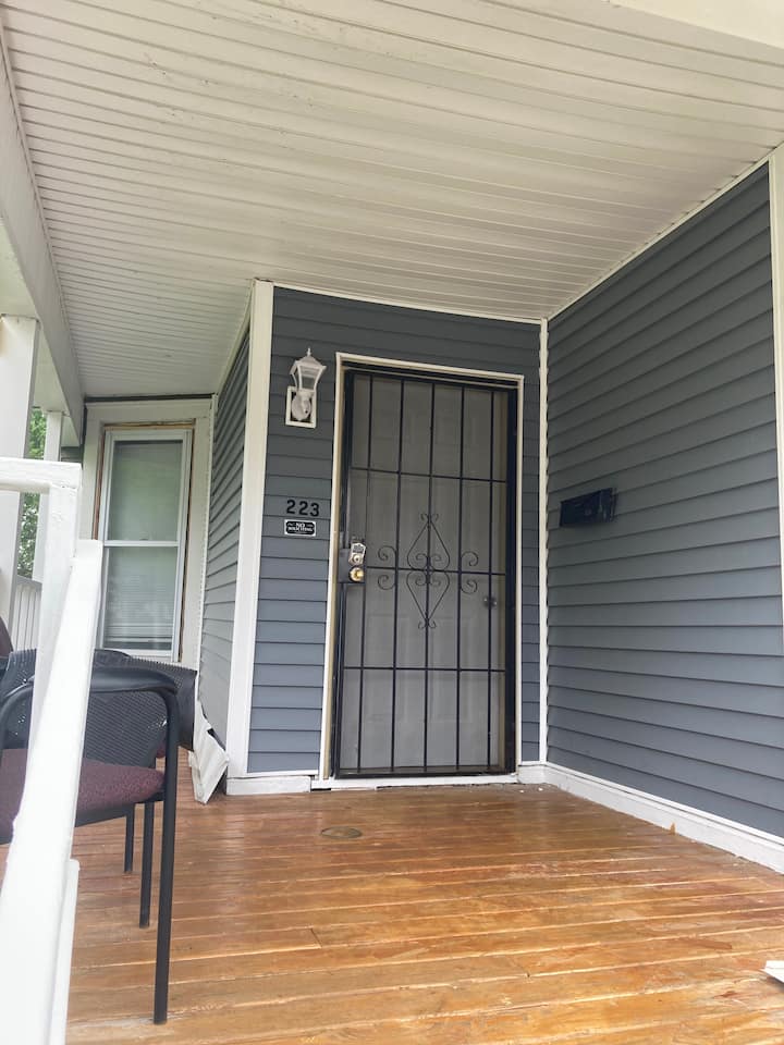 Lower Level 2 Bedroom Apartment With Free Parking - Lima, OH