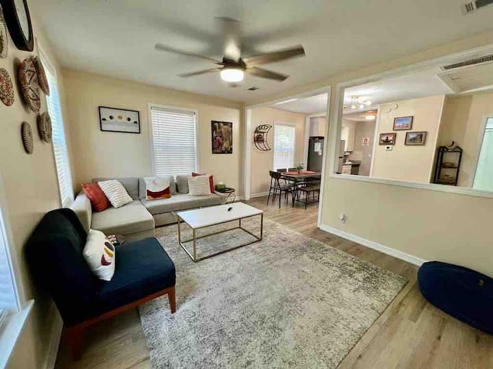 Casa Lua - Adorable Newly Renovated 3 Bedroom Home - Charleston, SC