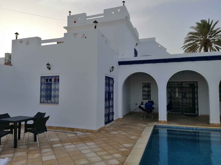 Villa 3 Suites Av Piscine Proche Mer Zt Midoun - Djerba