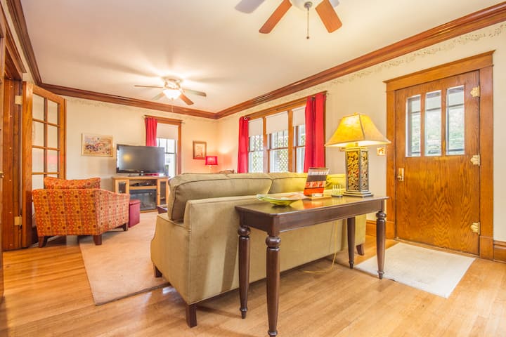 Galena Home Close To Main St With Parking And Deck - Galena, IL