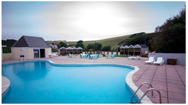 Cornwall Caravan With Large Decking - Newquay