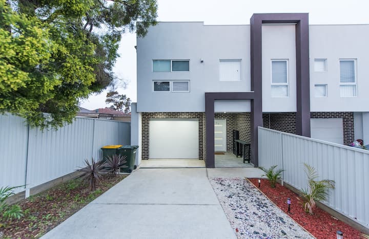 Stylish Home #Sydneyeaster #Olympic Park Smarttv - Blacktown