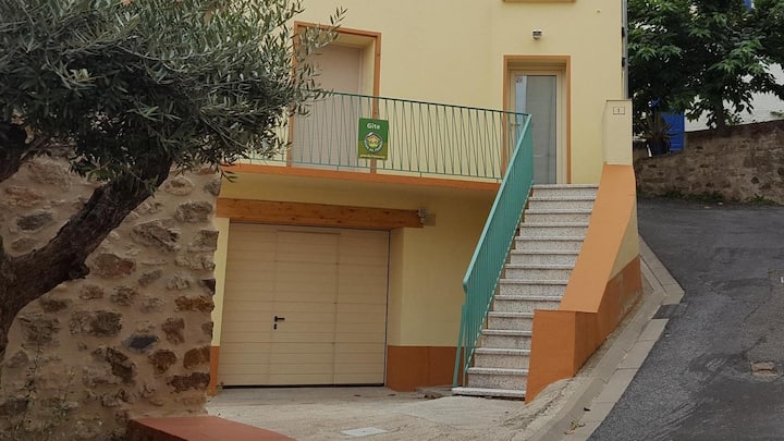 Caramany Maison De Village Avec Terrasse - Ille-sur-Têt