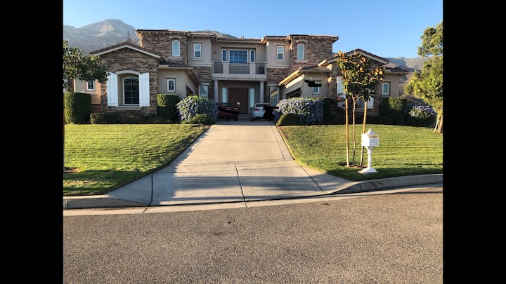 Beautiful Mansion Located In Guard-gated Community - Rancho Cucamonga, CA