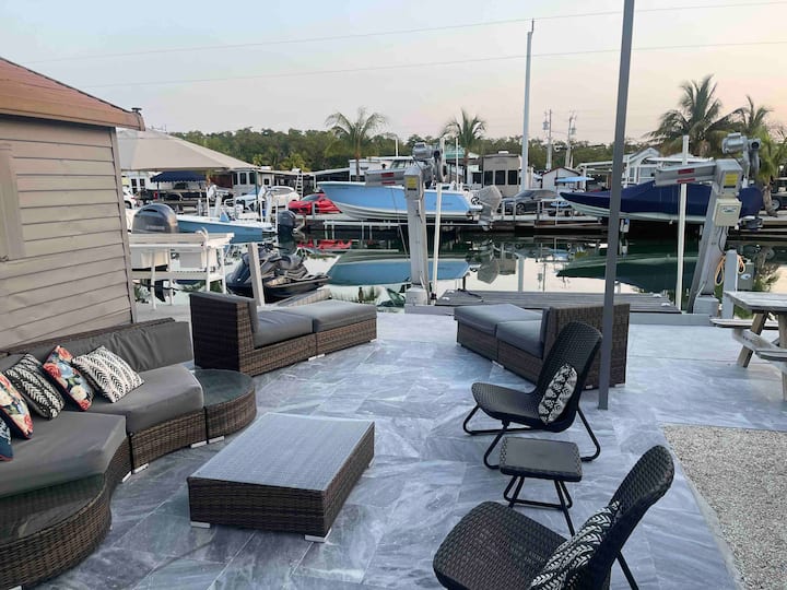 Bring Your Rv To Large Waterfront Lot With Dock - Key Largo, FL
