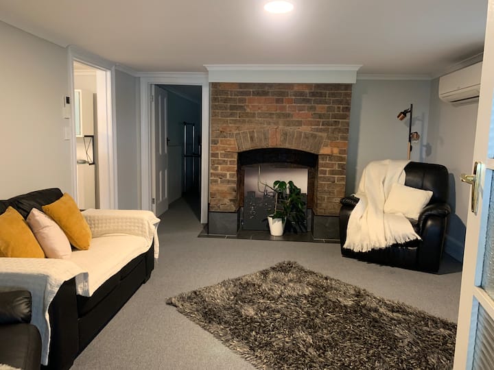 Charming 2 Bedroom Flat Close To The City. - Launceston