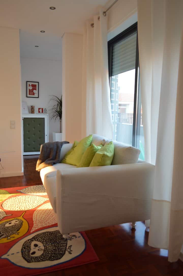 D João Iv T2 -  Large Balcony Apartment In Center - Porto