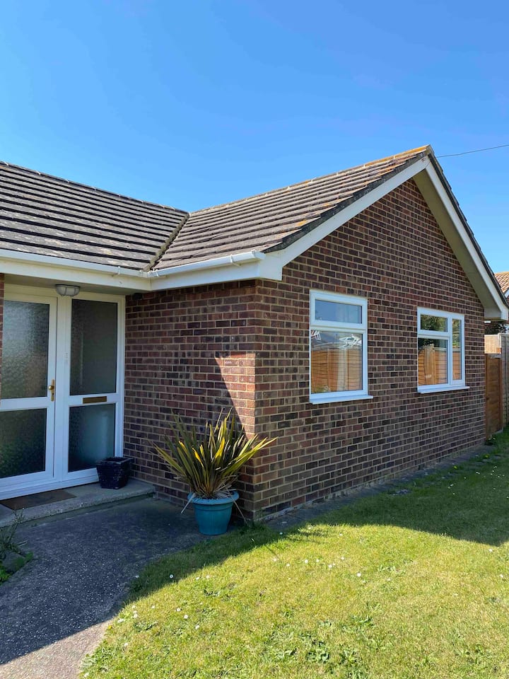 Modern Bungalow Close To Beach - Isle of Wight