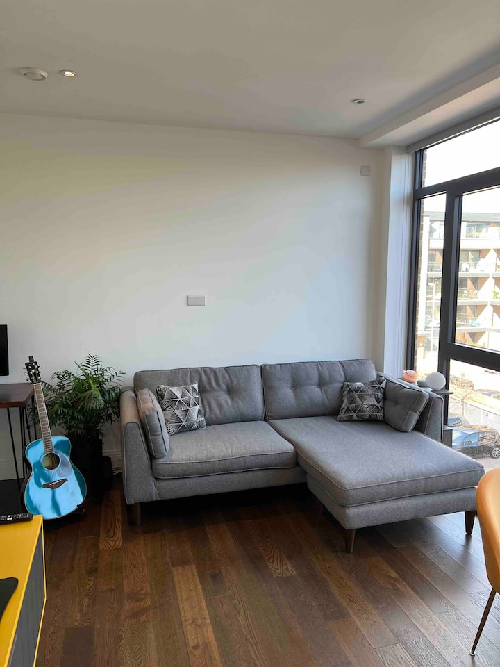 Modern Comfy Flat Near Airport & Free Parking - Hounslow