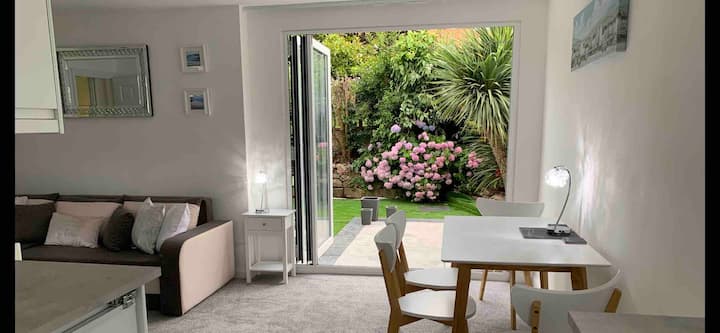 Modern Apartment 300yds To Beach W. Private Garden - Torquay
