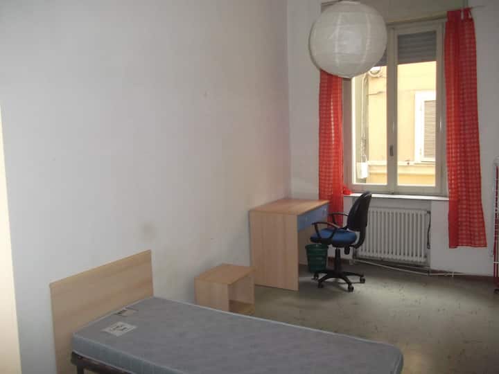 Student Room Ciro - Near Railway Station - Parma