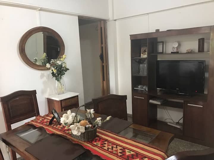 Departamento Centrico Para 5 Personas, - San Juan, Argentina