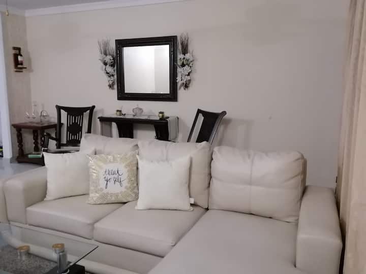 Agradable Casa Con Terraza Zona Central - Taganga