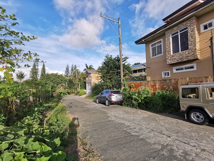 Semi Secluded 4 Bedroom Townhouse In Tagaytay. - Philippines