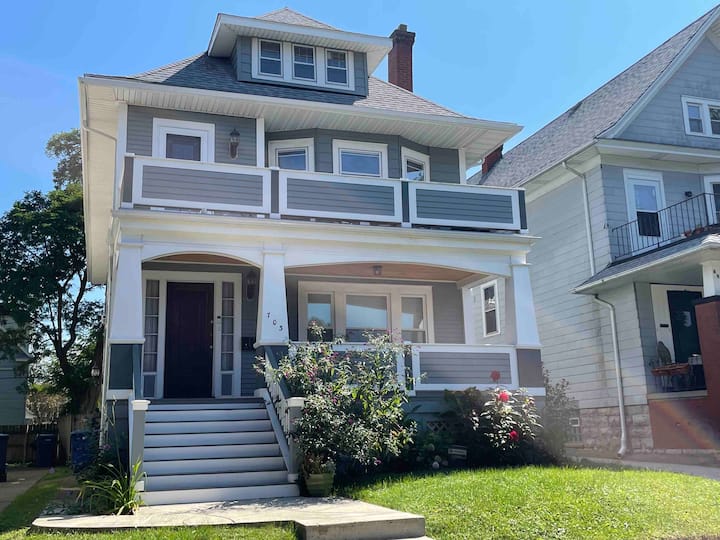 Vintage Buffalo Apartment On Bike Path Street - Buffalo, NY