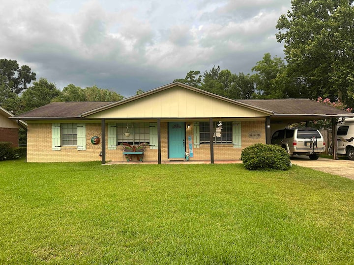 Quiet, Safe Neighborhood, Fast Wifi Pet Friendly - Biloxi, MS