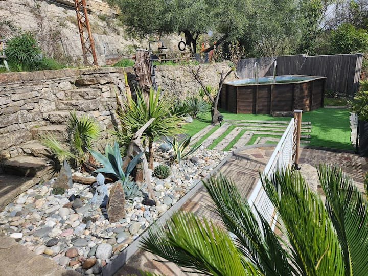 Maison De 100 M² Avec Piscine à Louer à Bédarieux - Bédarieux
