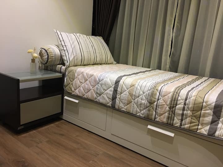 1 Bedroom In Amazing New Condo With Splendid Lake! - Singapore