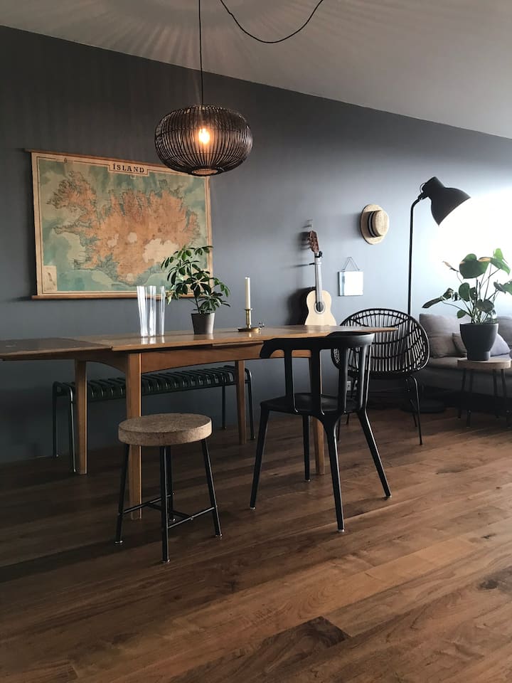 Beautiful Apartment With Mountain View - Reykjavík