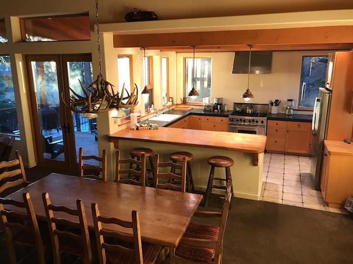 Village Luxury - Walk To Gondola - Mammoth Lakes, CA