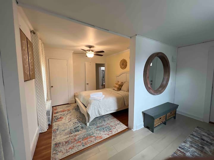 Lovely 3bedrooms With Free Parking/king Bed/patio - Essex, MA