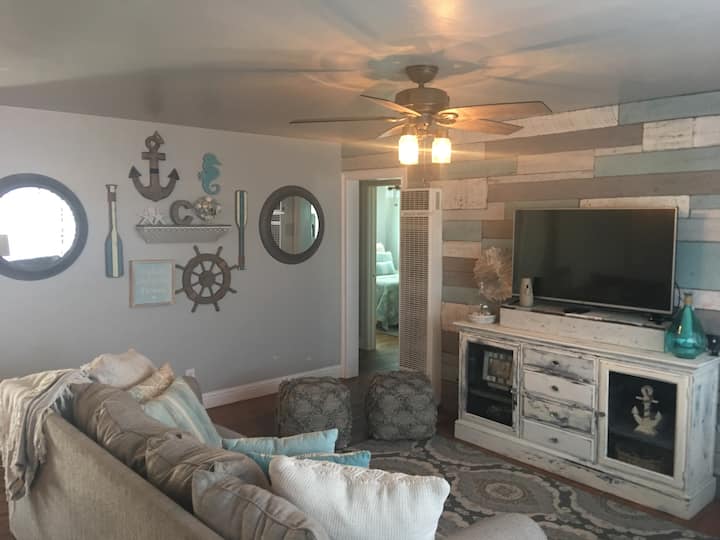 2bd-1bath House & 9,000sqft Yard @ Manhattan Charm - Grover Beach, CA