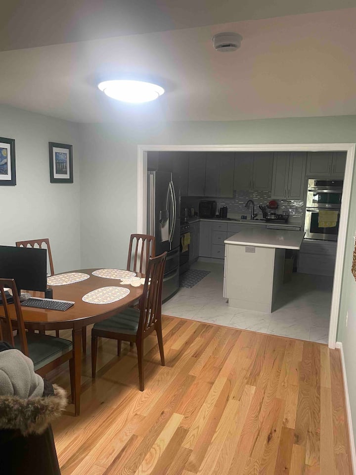 Private Luxury Room (2) - Arlington, VA