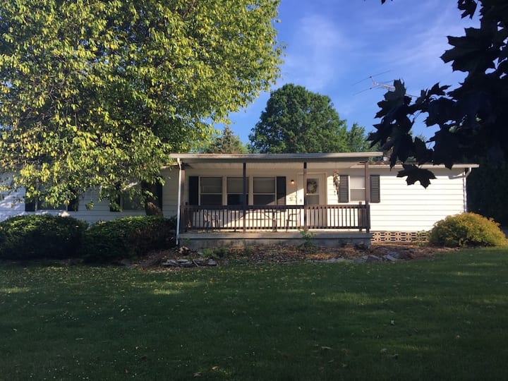 The Lilypad - 3 Bedroom Spacious Lakehouse - Indian Lake, OH