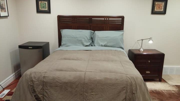 Large Room With En-suite Bathroom, Tv, Fridge - Fort McMurray