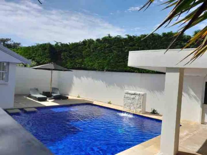 Newly Renovated Seaside Two Bedroom Stylish Escape - Sorrento