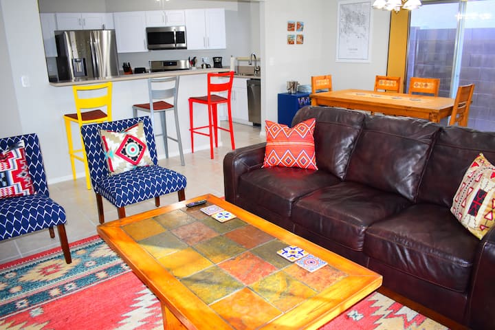 Entire House W/ Tranquil Backyard Oasis & Office - Oro Valley, AZ