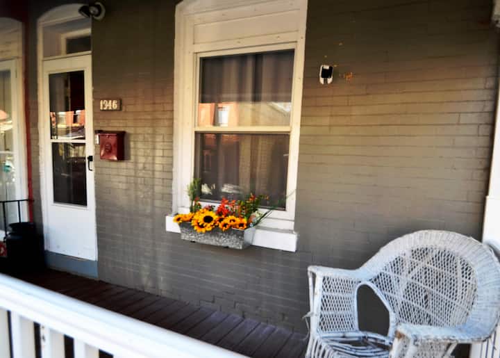 "Urban Eclectic" 2 Bedrm Row Near Downtown Philly - Philadelphia, PA