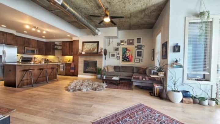 Spacious Loft At The Peloton! 30 Day Rental - Boulder