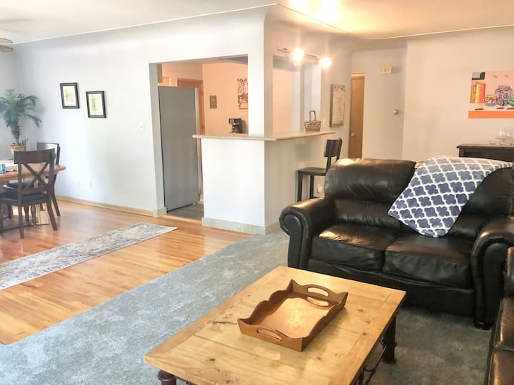2br West Highlands Upper-level Sweet Retreat - Wheat Ridge, CO