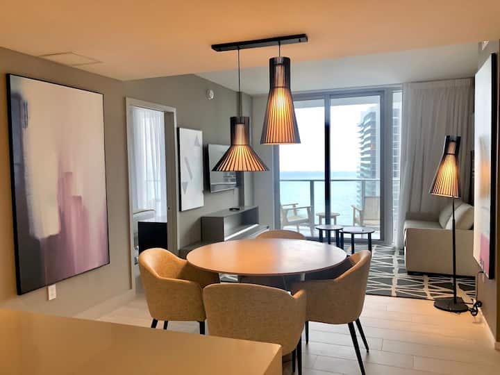 Luxurious 3 Bed & 2 Bath Unit | Ocean-view Getaway - Hollywood, FL